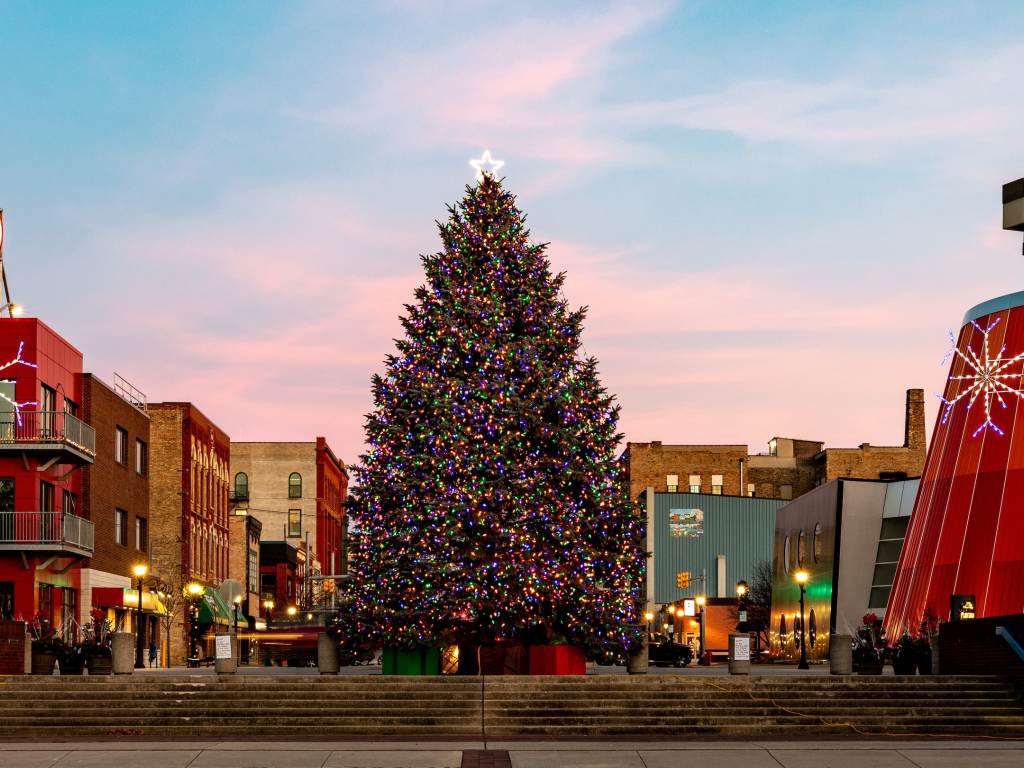 Bay City, Michigan | Hotels, Restaurants & Things to Do | Great Lakes ...